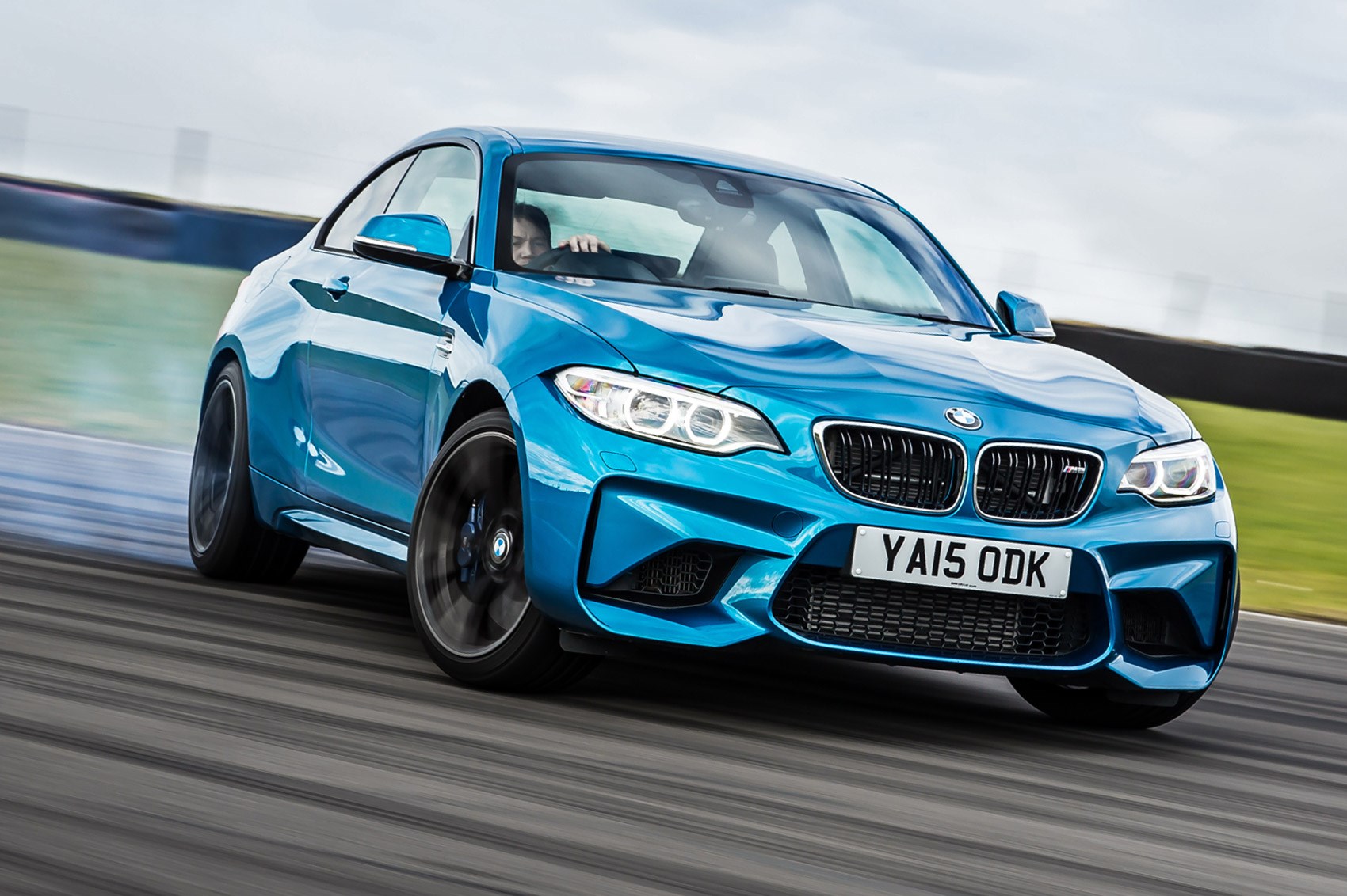 BMW Servicing in Waterloo – Choose a Top Garage